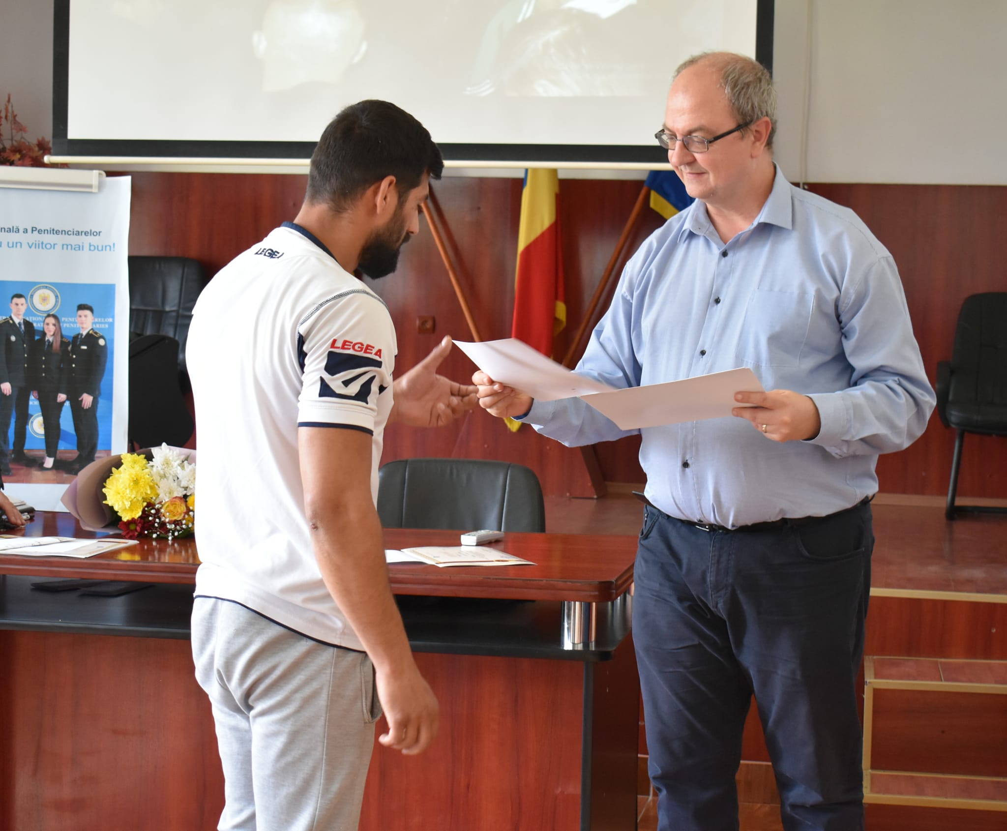 Niciodată nu e prea târziu să înveți! Zeci de deținuți din Penitenciarul Botoșani au promovat în ...