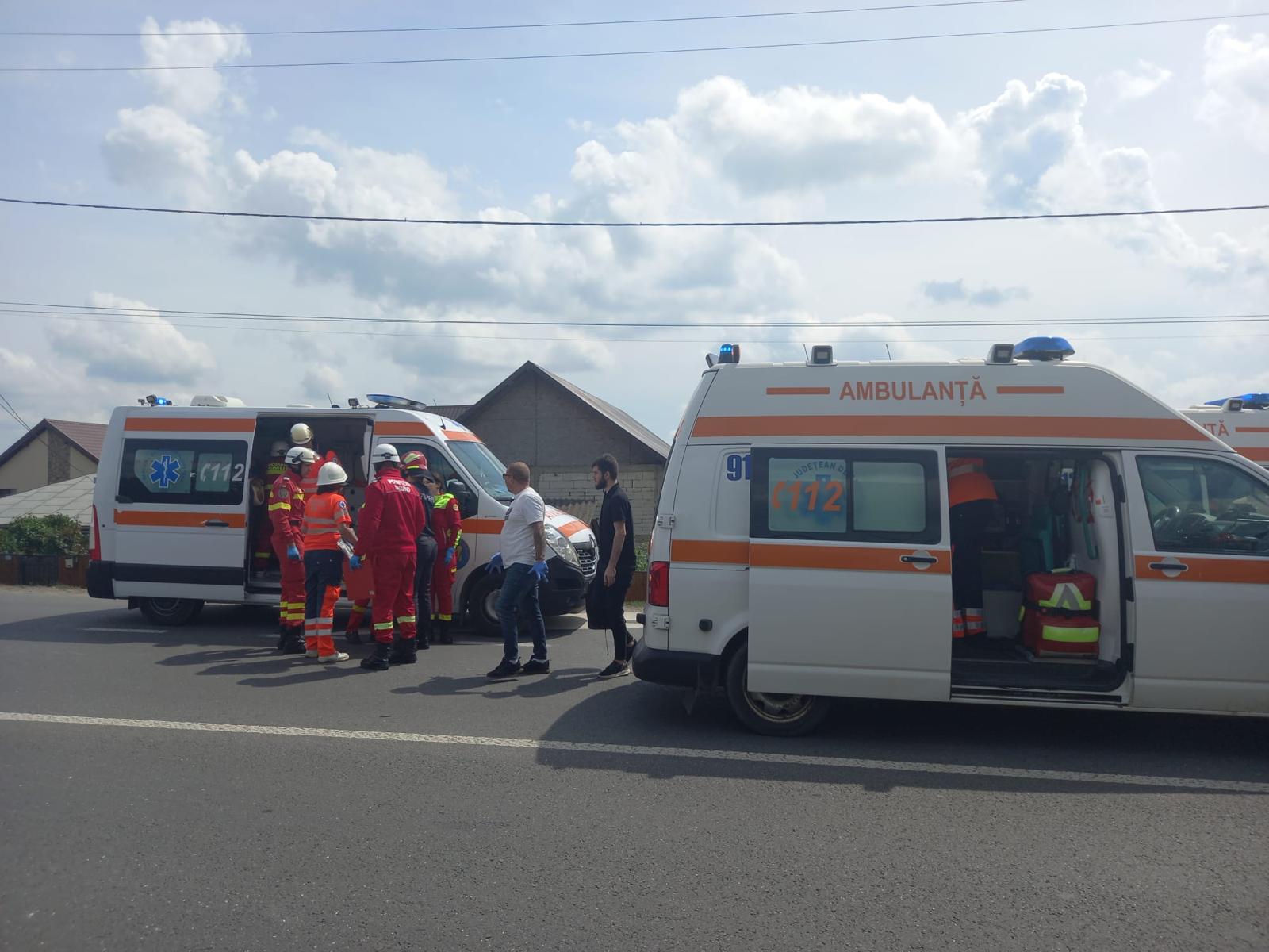 Accident grav pe drumul de la Botoșani la Iași. Autocar lovit de camion. A fost activat Planul ...