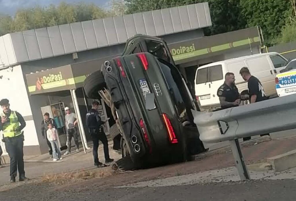 FOTO Accident ciudat la Botoșani! Un Audi Q5 răsturnat într-o ...
